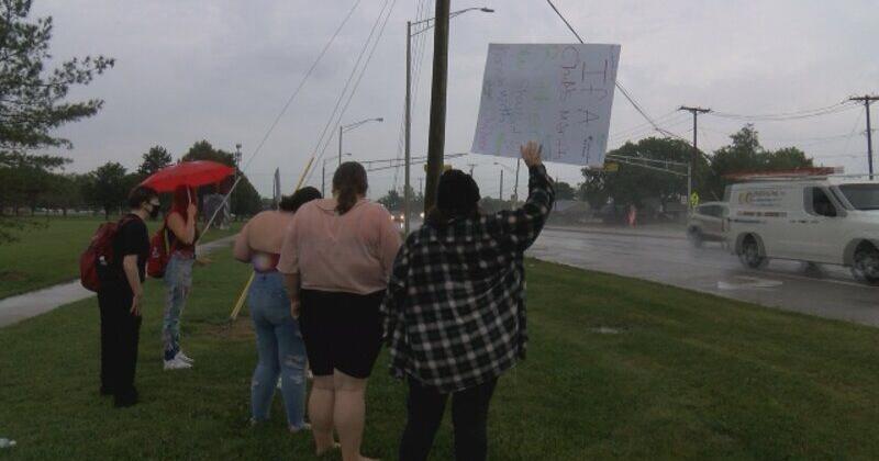 Northrop students protest FWCS dress code enforcement | Education ...