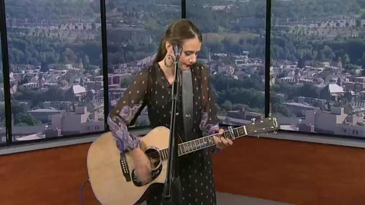 Country singer Kendal Conrad plays for 69 News | 69News at Sunrise ...