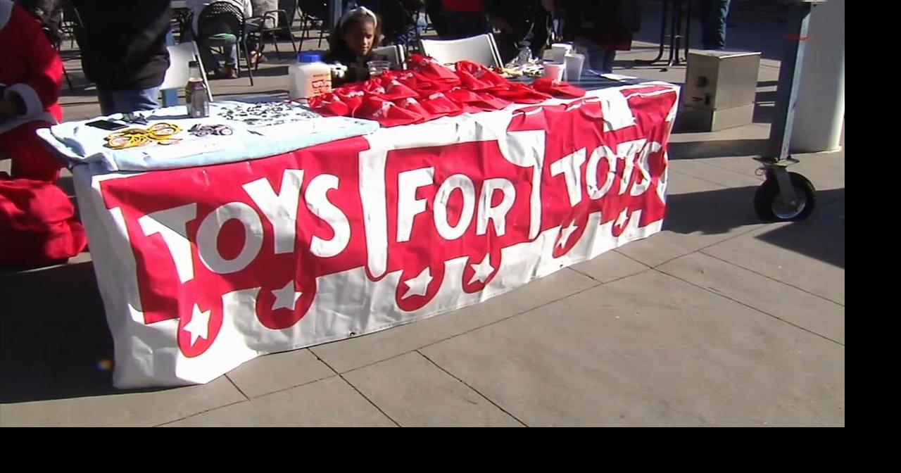 Hundreds drive down Route 61 to deliver unwrapped toys for Christmas ...