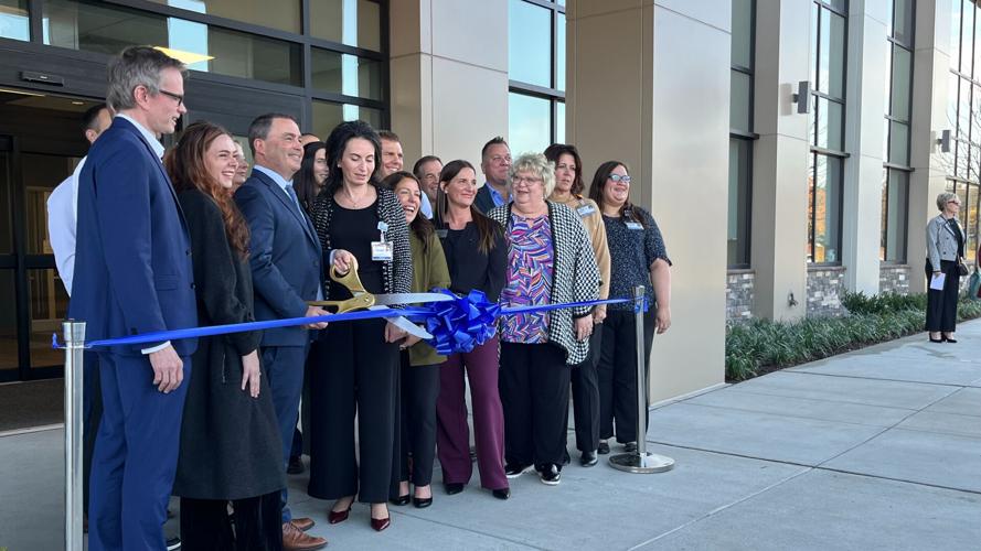 St. Luke's cuts ribbon at new medical facility in South Whitehall | Allentown Area | wfmz.com