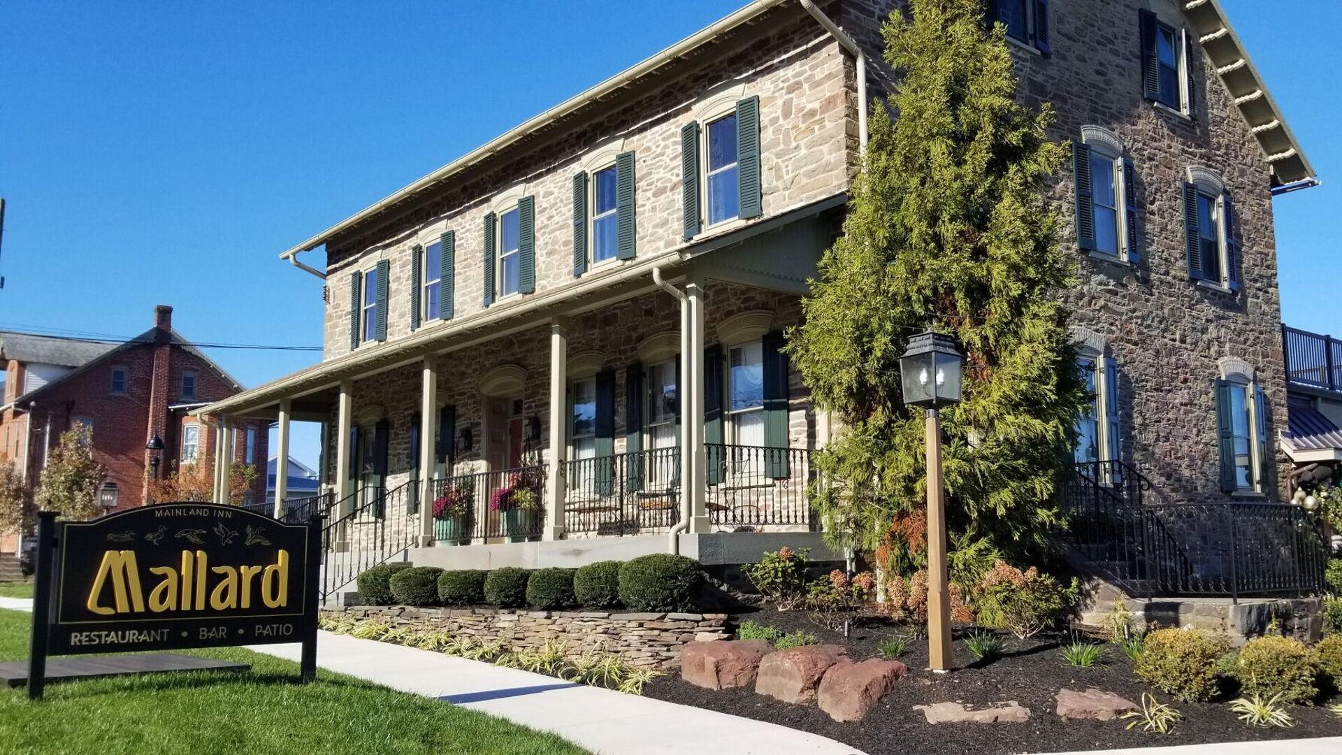 Eat, Sip, Shop: New 'Mallard' restaurant takes flight with world ...