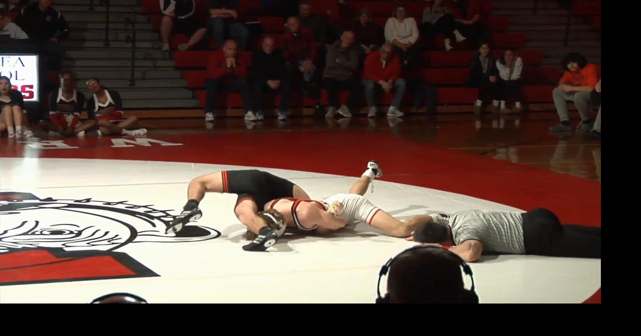 Easton boys' wrestlers ride bonus point wins to victory over ...