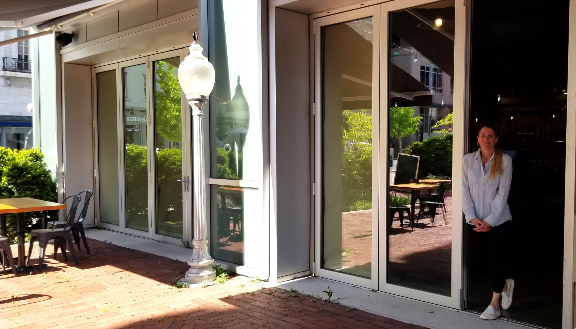 'Feel at home': Restaurant veteran opens new dining establishment at ...