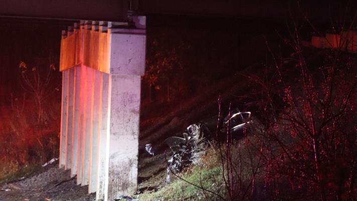 19-year-old killed in crash on I-78 after hitting concrete pillar ...