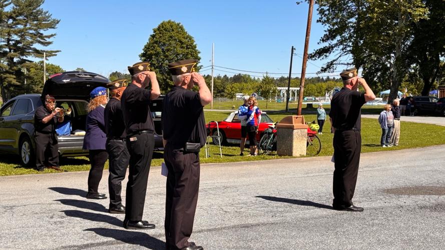'Remember the fallen soldiers': Veterans honored at ceremony in ...