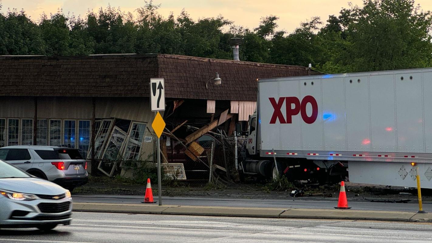 Crash in Perry Township leaves 3 juveniles critically injured, building ...