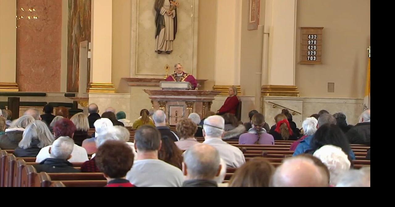 Christians observe start of lent with Ash Wednesday in Allentown ...