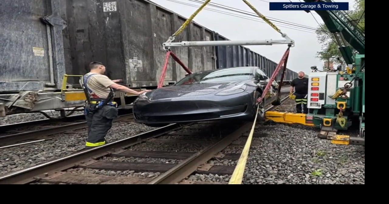 DA discusses incident involving Tesla in self-driving mode that ended ...