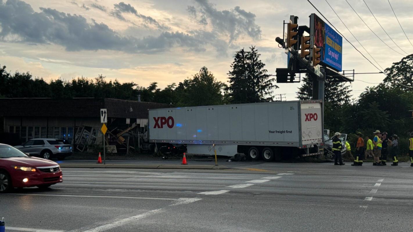 Crash in Perry Township leaves 3 juveniles critically injured, building ...