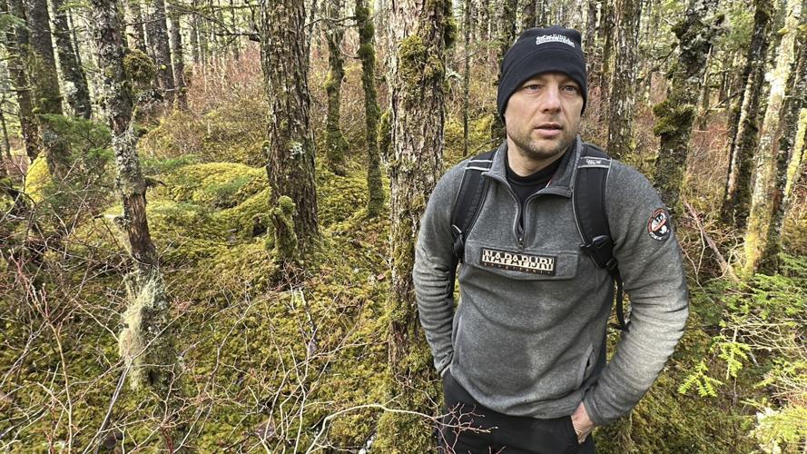 Cheeseburgers, chicken fail to entice dog on run in Alaska | Pets ...