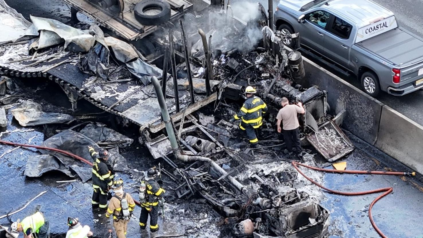 PHOTOS AND VIDEO: Fiery crash involving 2 tractor trailers on Northeast ...
