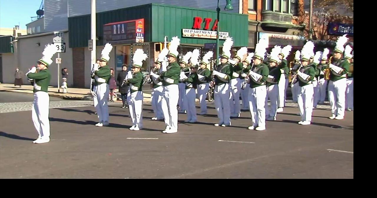 Reading holds annual holiday parade | Berks Regional News | wfmz.com