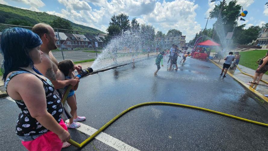 Sun makes appearance for Wacky Water Wednesday | Reading Area | wfmz.com