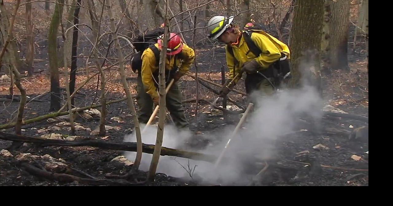 Out-of-state crews called in to help contain Neversink Mountain fire ...