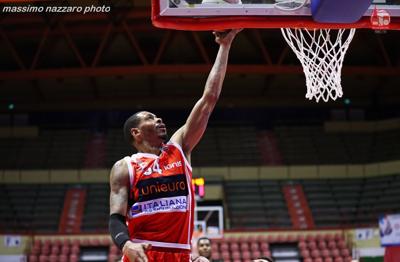 Terence Roderick reconocido por su gran juego en Italia | Deportes ...