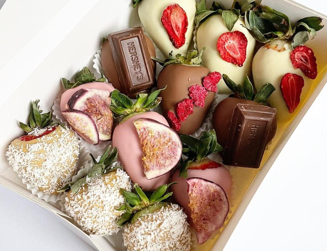 'Delicious works of art': Seasoned pastry chef opens European bakery in ...