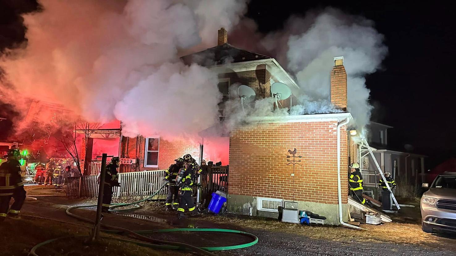 Firefighters battle flames at house in Lower Mount Bethel | Slate Belt Area | wfmz.com