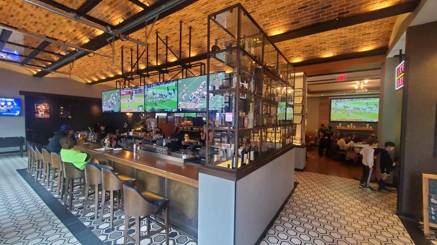 Allentown sports bar prepares for Phillies-Braves playoff series ...