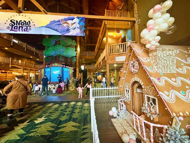 Giant gingerbread lodge competition at Great Wolf Lodge to benefit ...