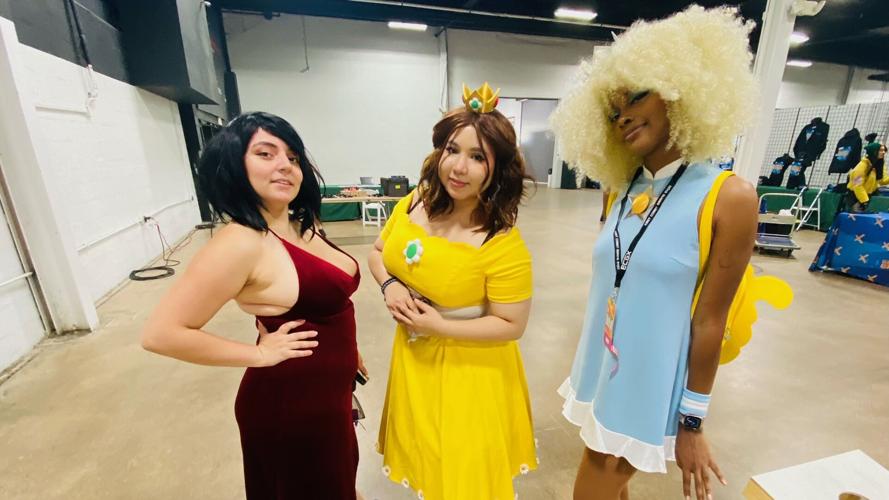 Cosplay, gaming, and advanced immersion VR featured at convention in ...