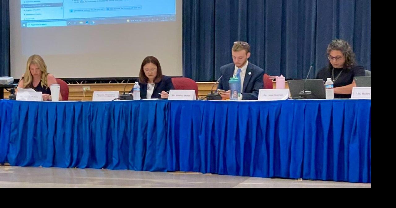 Exeter school board OKs mask-optional classrooms during raucous meeting ...