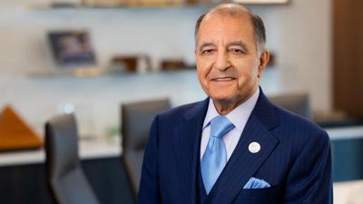 Air Products extends contract of its chairman, chief executive and ...