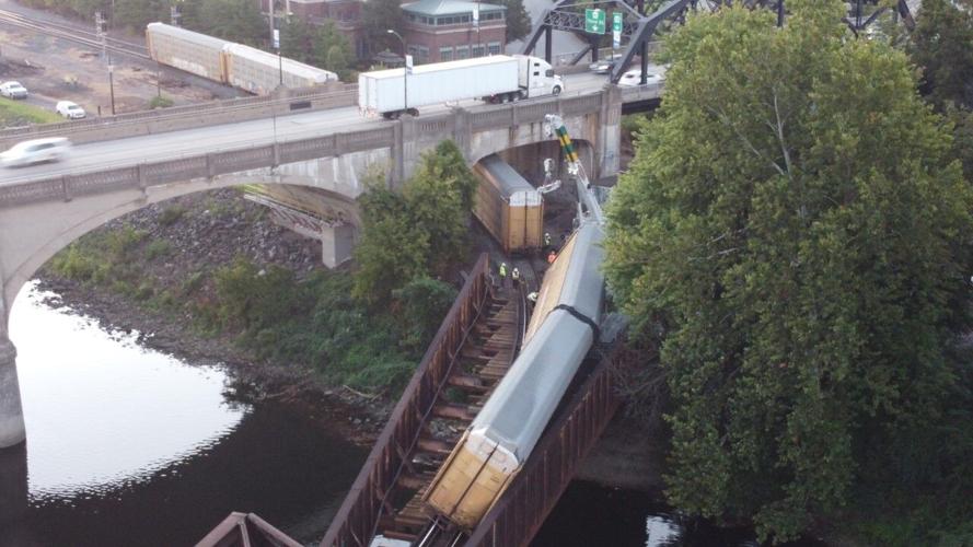 Train derails under Hill to Hill Bridge in Bethlehem | Lehigh Valley ...