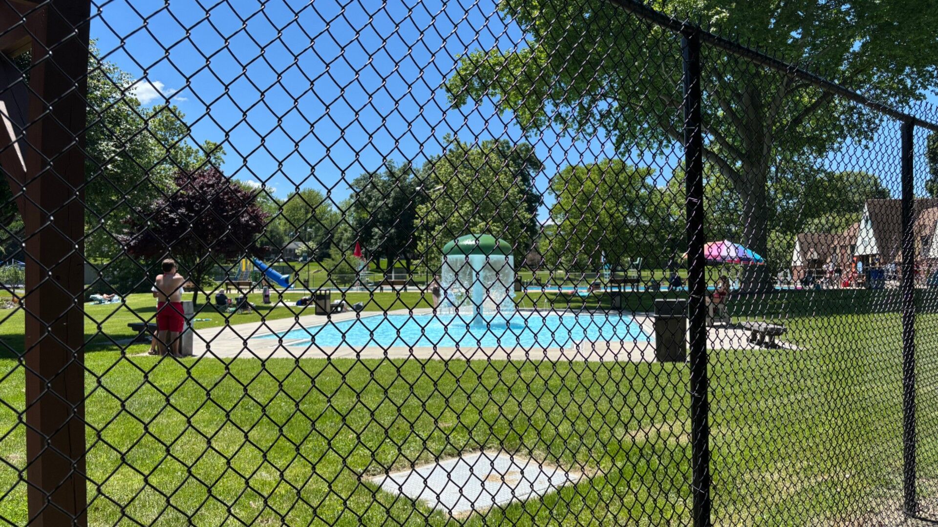 Pool-goers brave chilly temps for opening weekend | Reading Area | wfmz.com