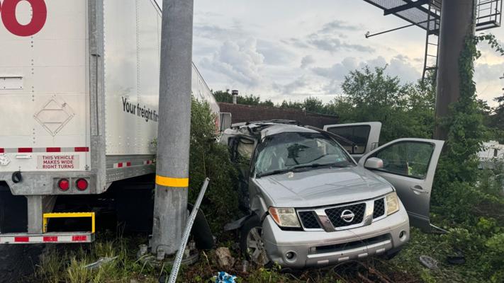 Crash in Perry Township leaves 3 juveniles critically injured, building ...