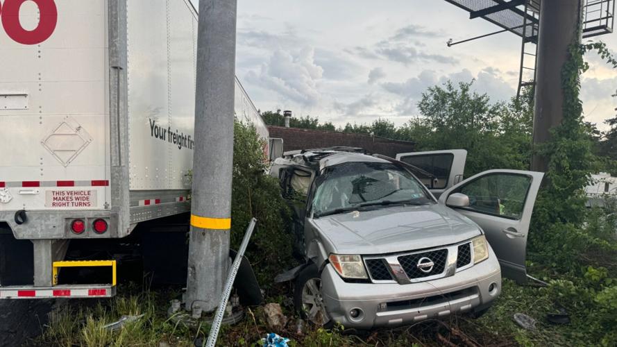 Crash in Perry Township leaves 3 juveniles critically injured, building ...