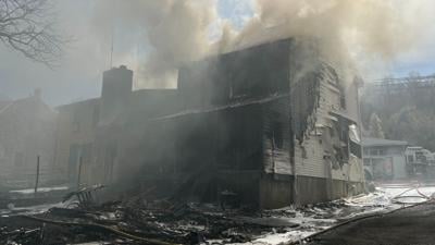 Neighbor alerts napping residents to Earl house fire, police say ...