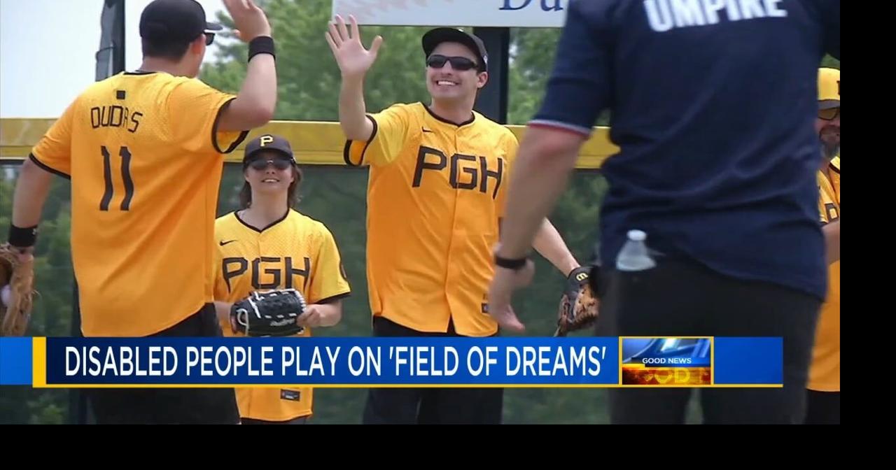 Real-life 'Field of Dreams' plays host to special night of baseball ...