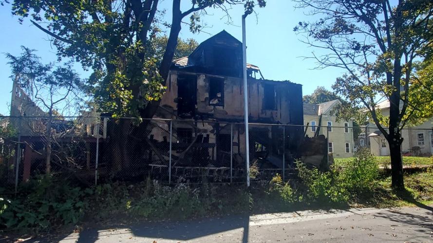 Apartment, shop next to Springfield Elementary goes up in flames ...