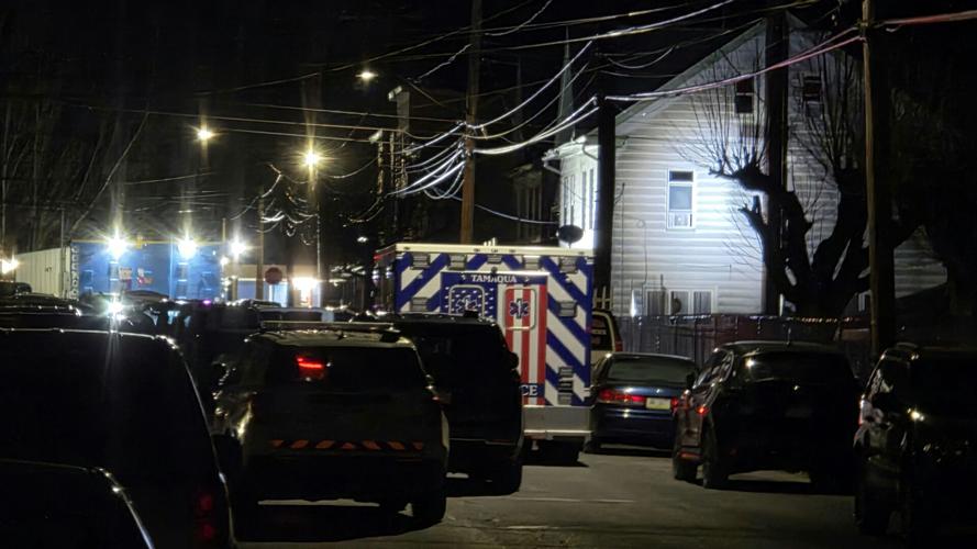 ‘A pretty dangerous thing’: Neighbors react to 5-hour standoff in ...