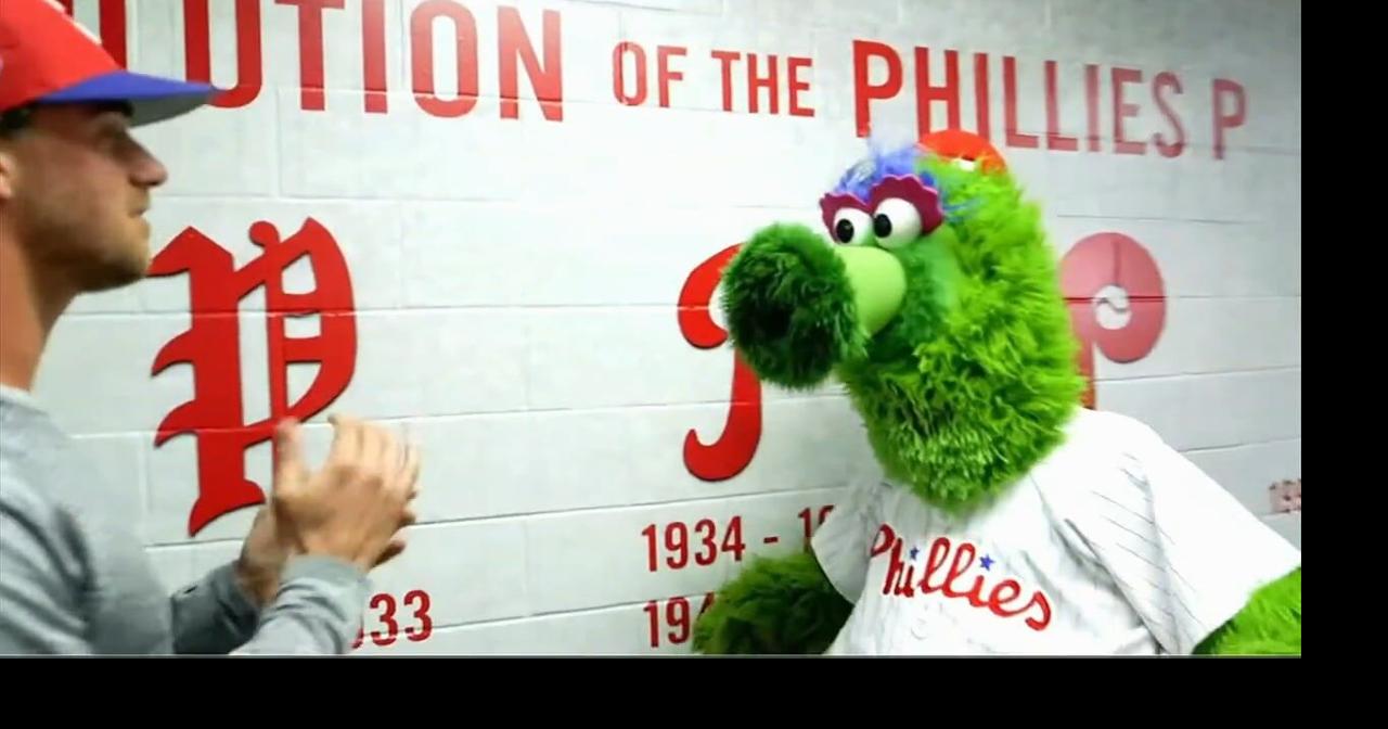 Gritty vs Phanatic: Debate over who deserves higher pay in sports ...