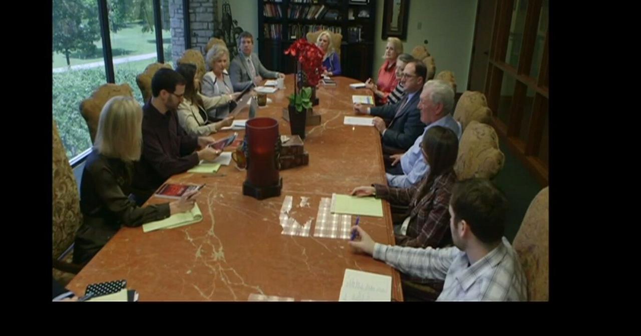 How compliments in the workplace can build relationships | Life Lessons ...