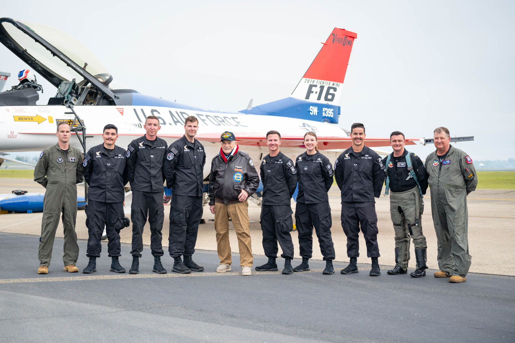 VIDEO, PHOTOS: Berks native leads F-16 Viper Demo Team | Berks Regional ...