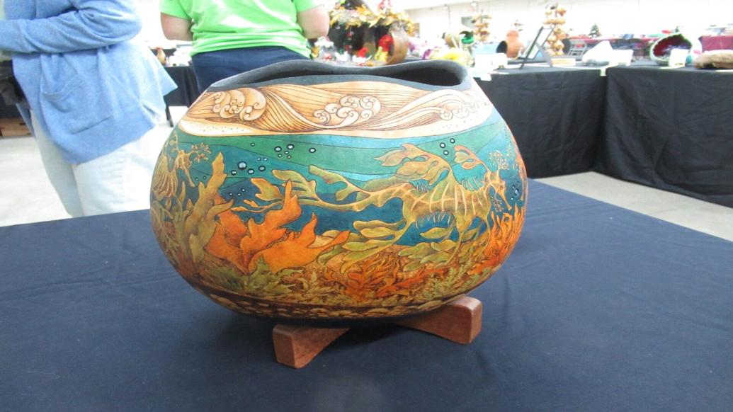 A dried gourd decorated with underwater scenery. | | wfmz.com