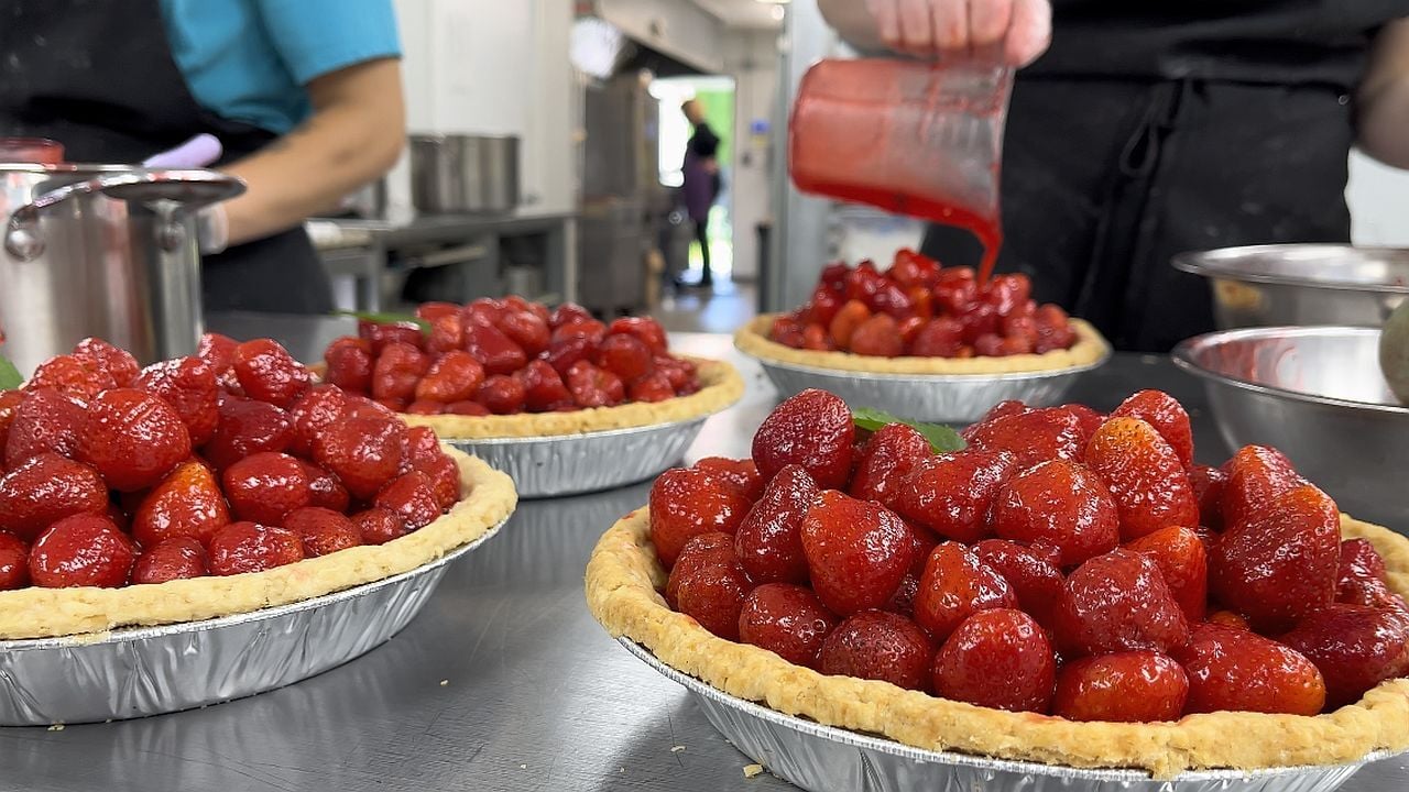 Strawberry shortage impacts pies inspired by Hess’ Patio | Lehigh ...