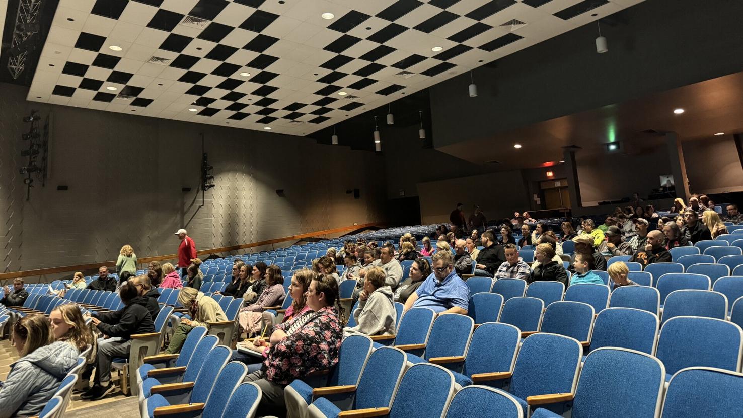 Schuylkill Valley parents call for better communication during meeting ...