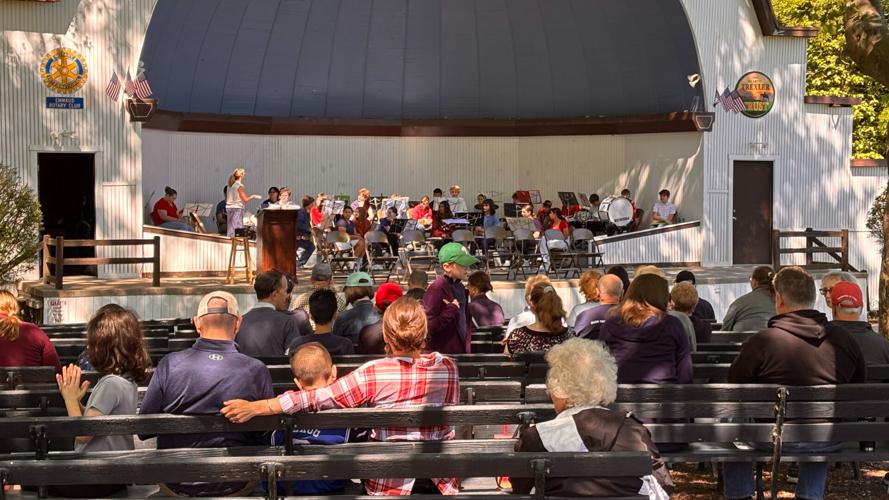 'Remember the fallen soldiers': Veterans honored at ceremony in ...