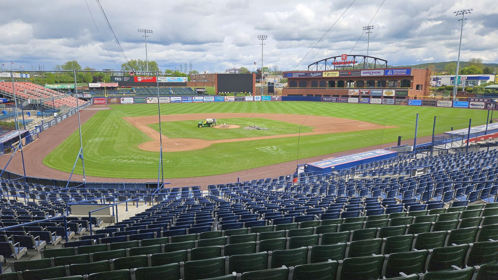 FirstEnergy Stadium to flash lights Christmas Eve to help guide Santa ...