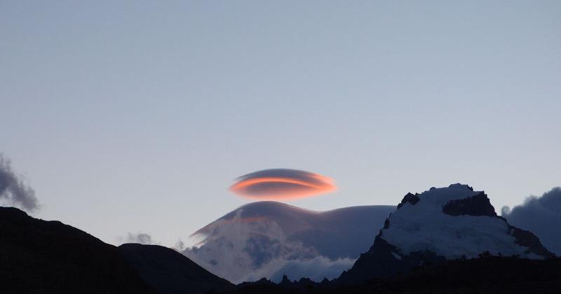 what do lenticular clouds indicate