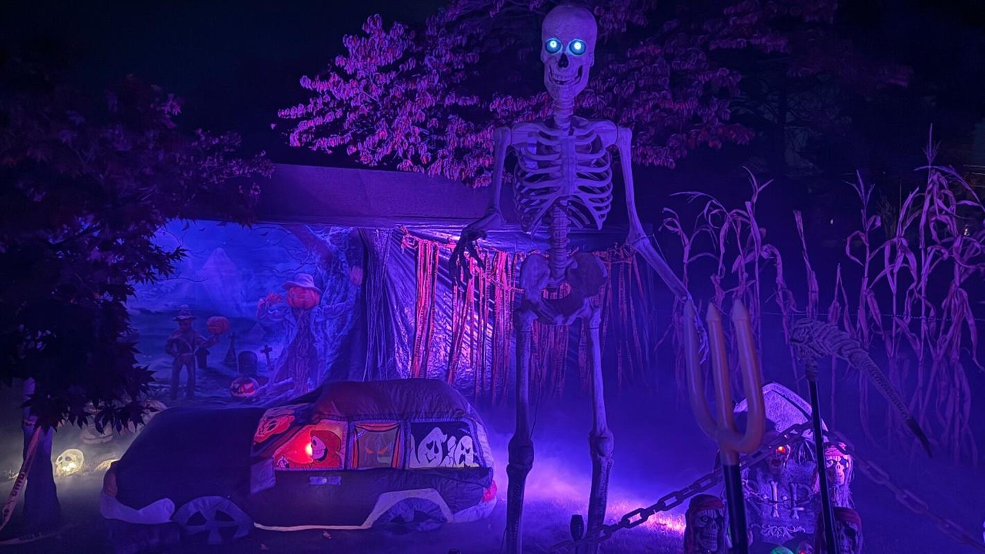 Family expects hundreds of trick-or-treaters at Exeter 'haunted house ...