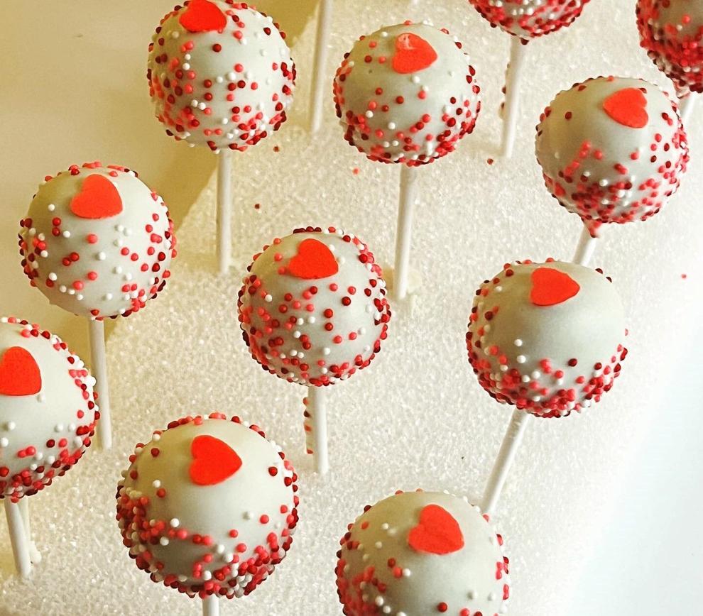 Eat, Sip, Shop: Physician turned baker to 'bring joy through sweets' at ...