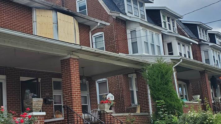 3 residents, firefighter narrowly escape Allentown house fire | Lehigh ...