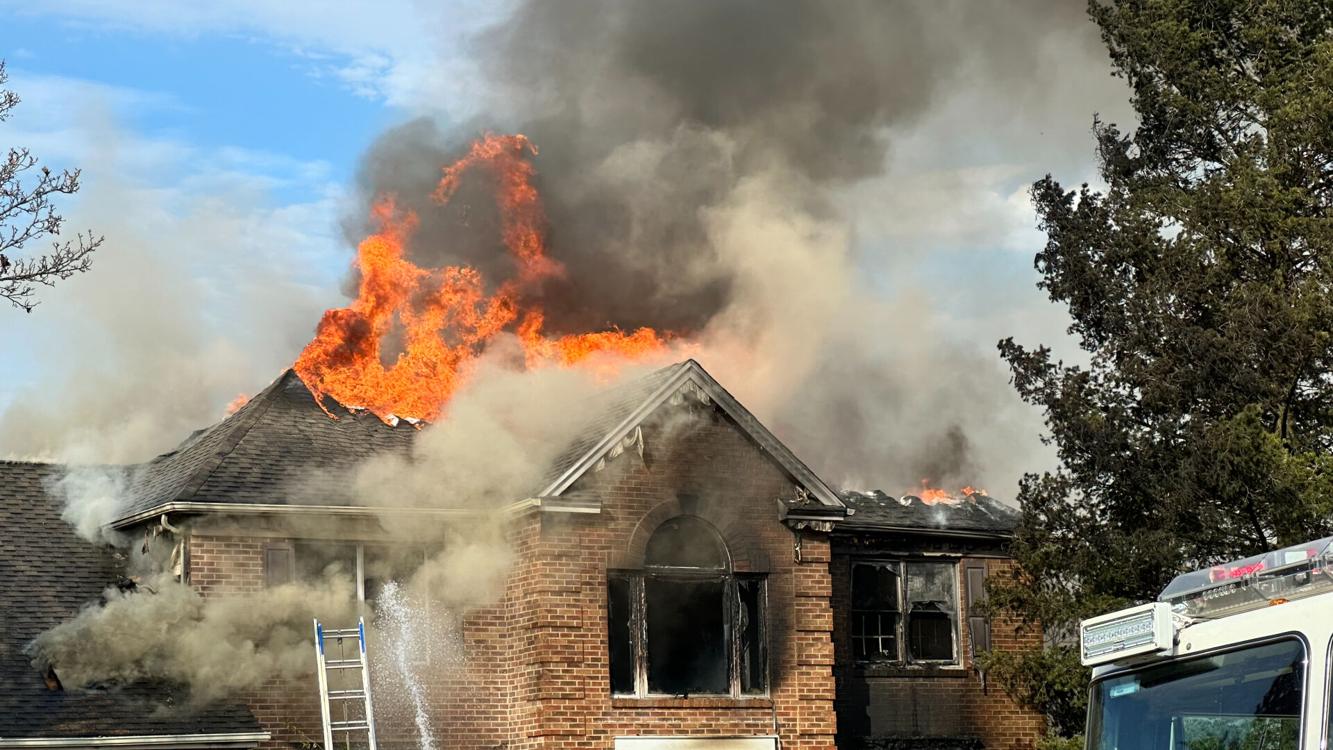 'He saved my life': Neighbor alerts sleeping homeowner to house fire ...