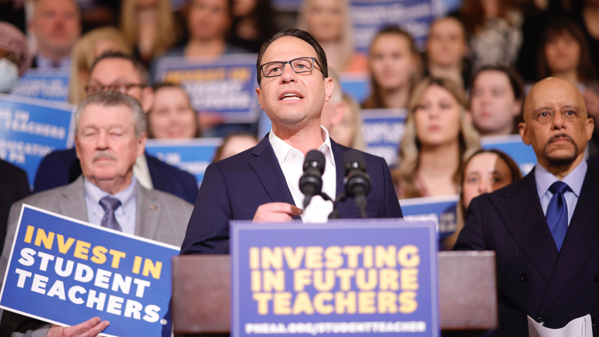 Shapiro announces opening of Pa. student teacher support program ...