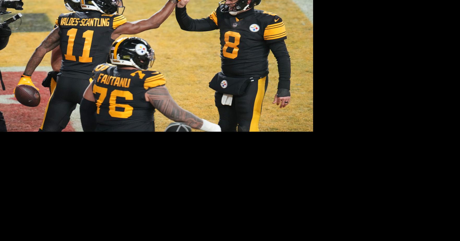 Aaron Rodgers and Steelers freeze out Dolphins, stay atop AFC North ...