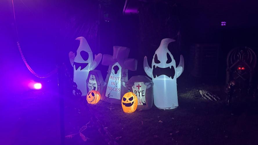 Family expects hundreds of trick-or-treaters at Exeter 'haunted house' | Reading Area | wfmz.com